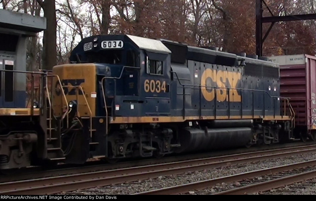 CSX GP40-2 6034 trails on Q300-20